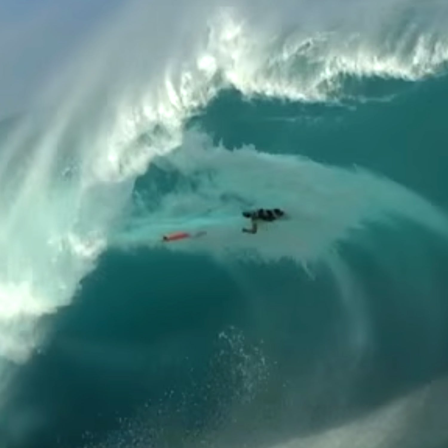 WATCH: Big Wave Wipeout at Teahupo’o - Outside Online