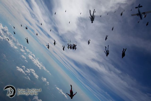 How to Pull Off a 138-Person, World Record Vertical Formation Skydive ...