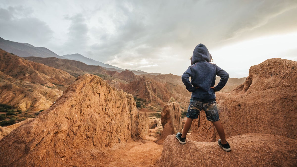 Children Should Play Outside Alone—Here's How - Outside Online