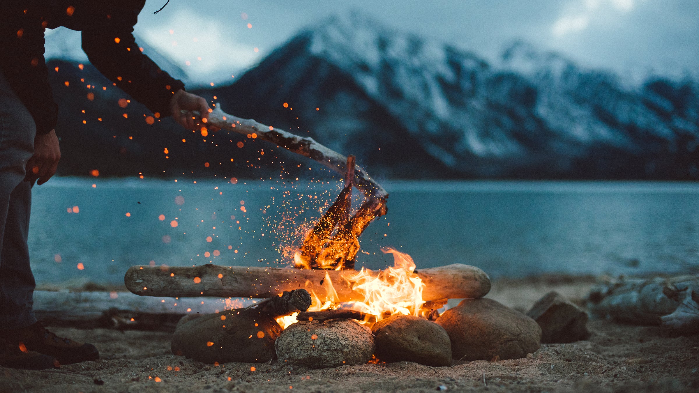 Lake Campfire Screensaver