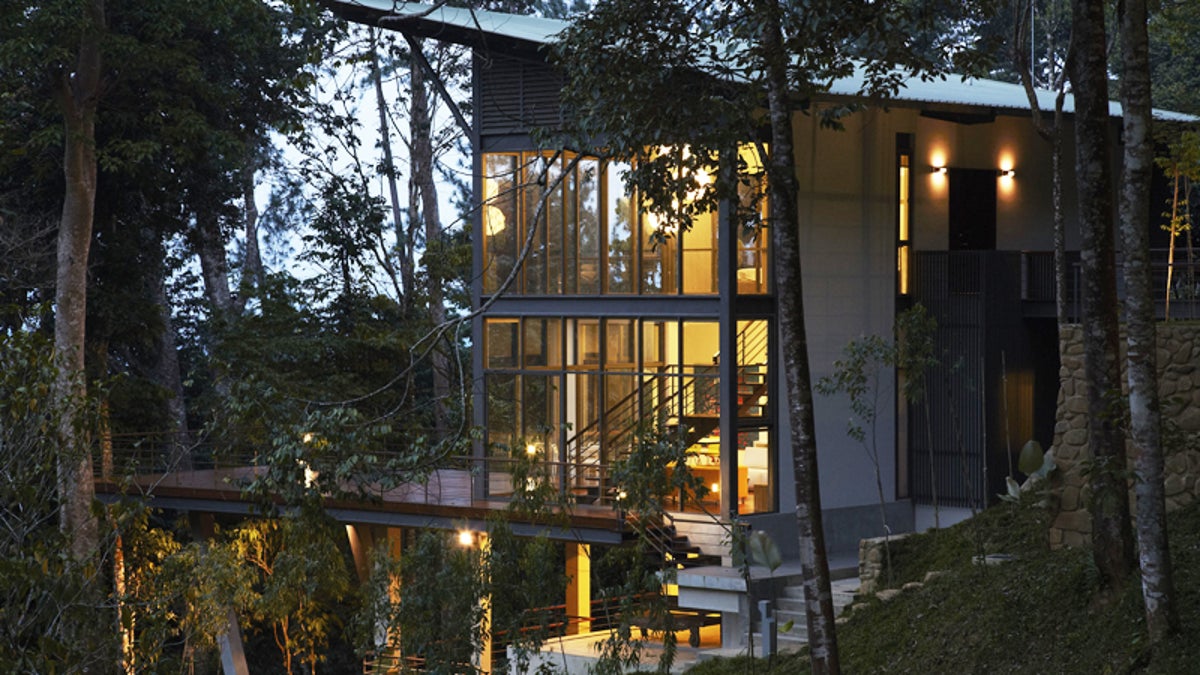 The Deck House - Outside Online