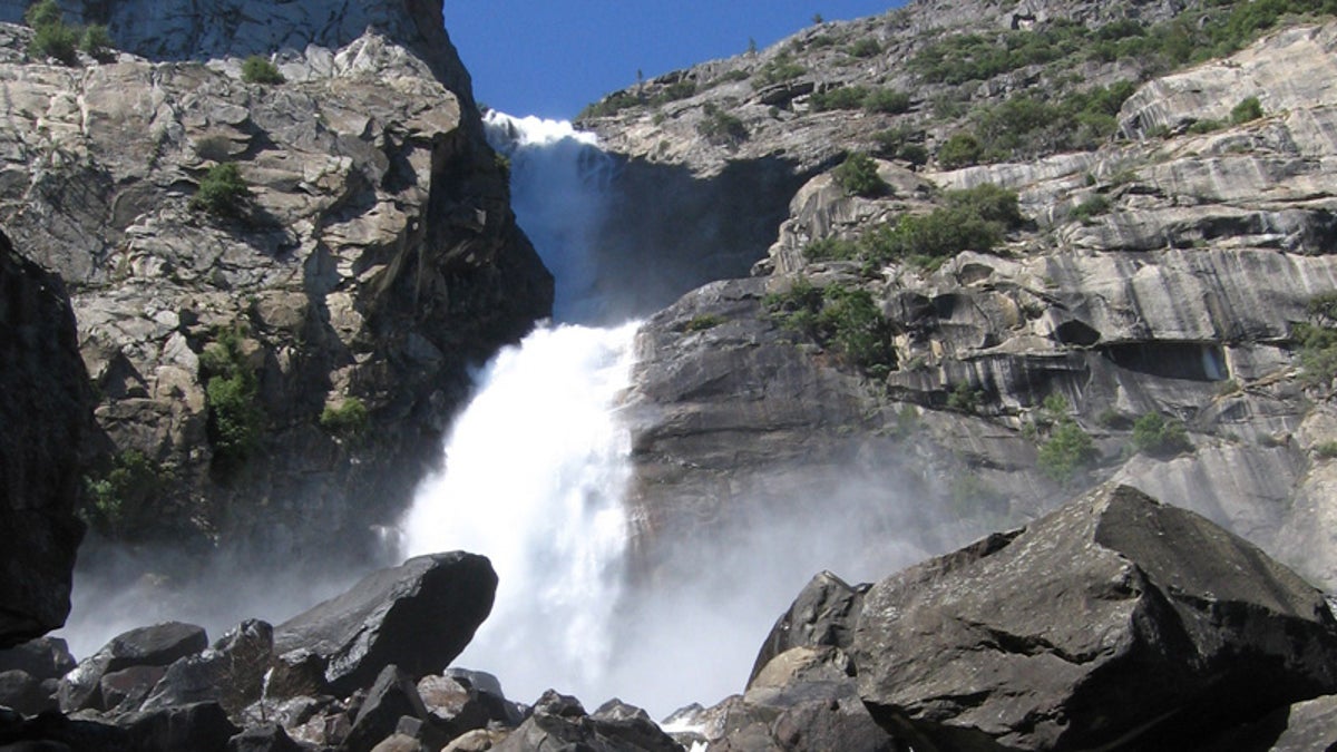 Massive Rockfall Closes Yosemite Trail